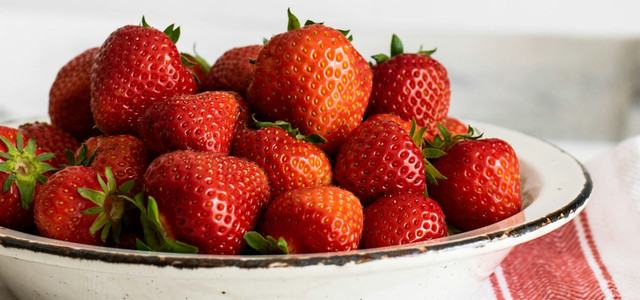 Jeden Tag Erdbeeren essen: Das sind die Folgen - Utopia.de