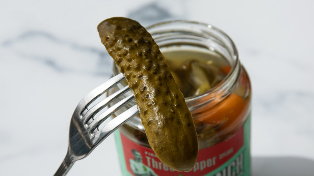 Don't throw it away: Why many people are now drinking pickle water ...