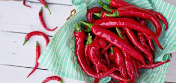 Peperoni pflanzen, pflegen und ernten – im Garten oder auf dem Balkon ...