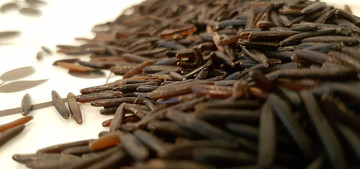 Wildreis: Eigenschaften und Besonderheiten der dunklen Reissorte ...