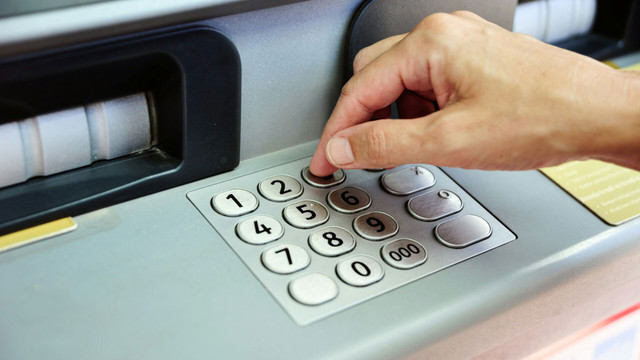 Wie viel Geld auf dem Konto ist „normal“ – und ab wann ist es zu wenig ...