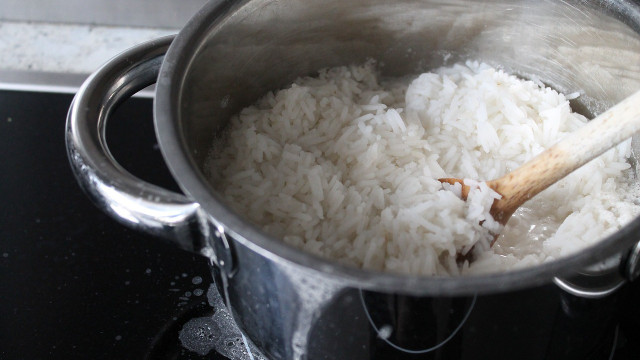 Reis aufwärmen: Aber das solltest du vorher beachten - Utopia.de