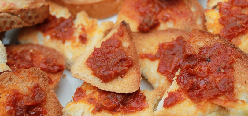 Pizzabrot: Ein Grundrezept für viele Variationsmöglichkeiten - Utopia.de