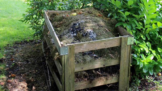 Kompost im Garten anlegen: Die wichtigsten Regeln – Utopia.de