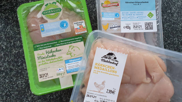 Tierwohl-Label auf Fleisch im Supermarkt: Sauerei im Kühlregal? - Utopia.de